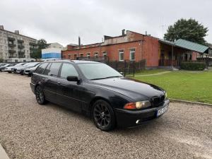Black BMW 525 2003 in Ventspils, with an engine capacity of 2.50 L and mileage of 418 thousand km for 1490 €, photo 4 on AUTOMOTO.COM.LV