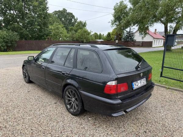 Black BMW 525 2003 in Ventspils, with an engine capacity of 2.50 L and mileage of 418 thousand km for 1490 €, photo 5 on AUTOMOTO.COM.LV