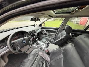 Black BMW 525 2003 in Ventspils, with an engine capacity of 2.50 L and mileage of 418 thousand km for 1490 €, photo 8 on AUTOMOTO.COM.LV