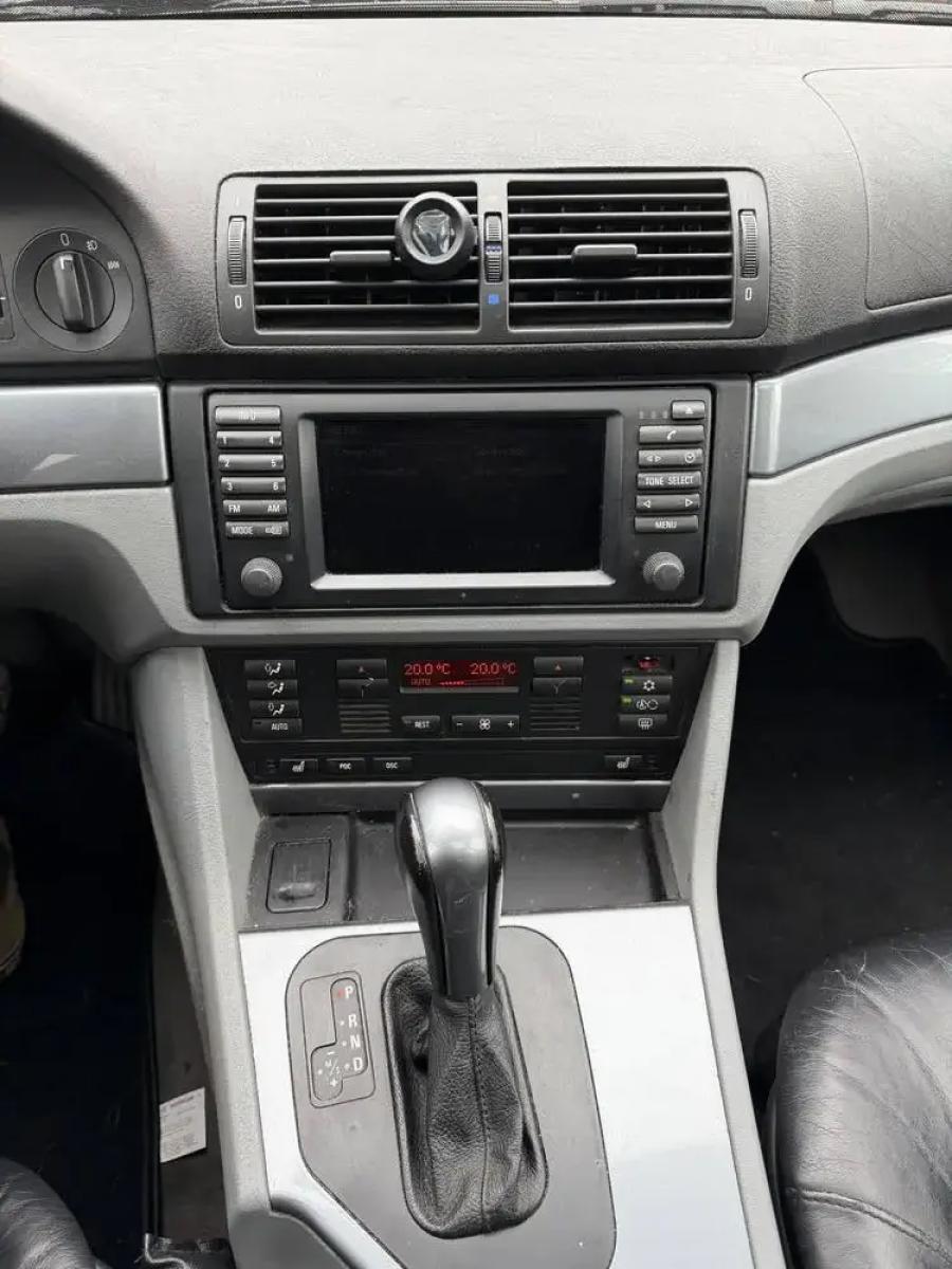 Black BMW 525 2003 in Ventspils, with an engine capacity of 2.50 L and mileage of 418 thousand km for 1490 €, photo 10 on AUTOMOTO.COM.LV