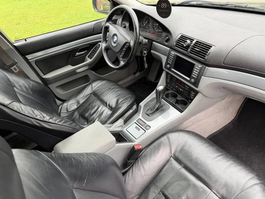 Black BMW 525 2003 in Ventspils, with an engine capacity of 2.50 L and mileage of 418 thousand km for 1490 €, photo 12 on AUTOMOTO.COM.LV