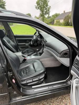 Black BMW 525 2003 in Ventspils, with an engine capacity of 2.50 L and mileage of 418 thousand km for 1490 €, photo 13 on AUTOMOTO.COM.LV