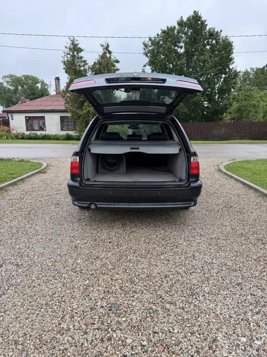 Black BMW 525 2003 in Ventspils, with an engine capacity of 2.50 L and mileage of 418 thousand km for 1490 €, photo 14 on AUTOMOTO.COM.LV