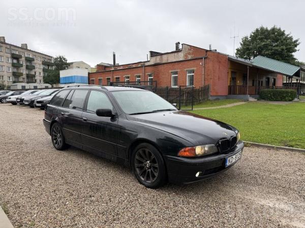 Black BMW 525 2003 in Ventspils, with an engine capacity of 2.50 L and mileage of 418 thousand km for 1490 €, photo 3 on AUTOMOTO.COM.LV