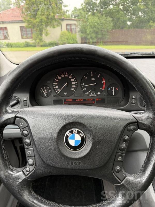 Black BMW 525 2003 in Ventspils, with an engine capacity of 2.50 L and mileage of 418 thousand km for 1490 €, photo 8 on AUTOMOTO.COM.LV