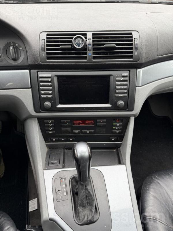 Black BMW 525 2003 in Ventspils, with an engine capacity of 2.50 L and mileage of 418 thousand km for 1490 €, photo 9 on AUTOMOTO.COM.LV