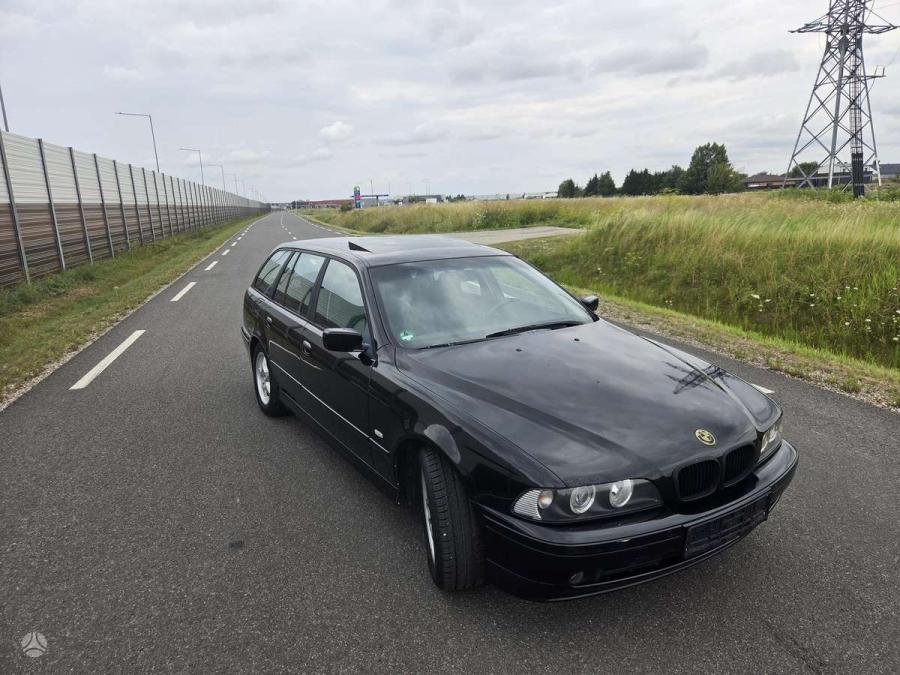 Melns BMW 525 2003 Kauņa, ar dzinēja tilpumu 2.50 L un nobraukumu 270 tūkst. km par 2999 €, foto 17 vietnē AUTOMOTO.COM.LV