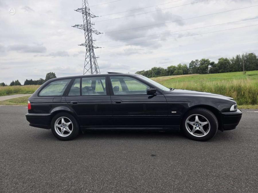 Melns BMW 525 2003 Kauņa, ar dzinēja tilpumu 2.50 L un nobraukumu 270 tūkst. km par 2999 €, foto 22 vietnē AUTOMOTO.COM.LV