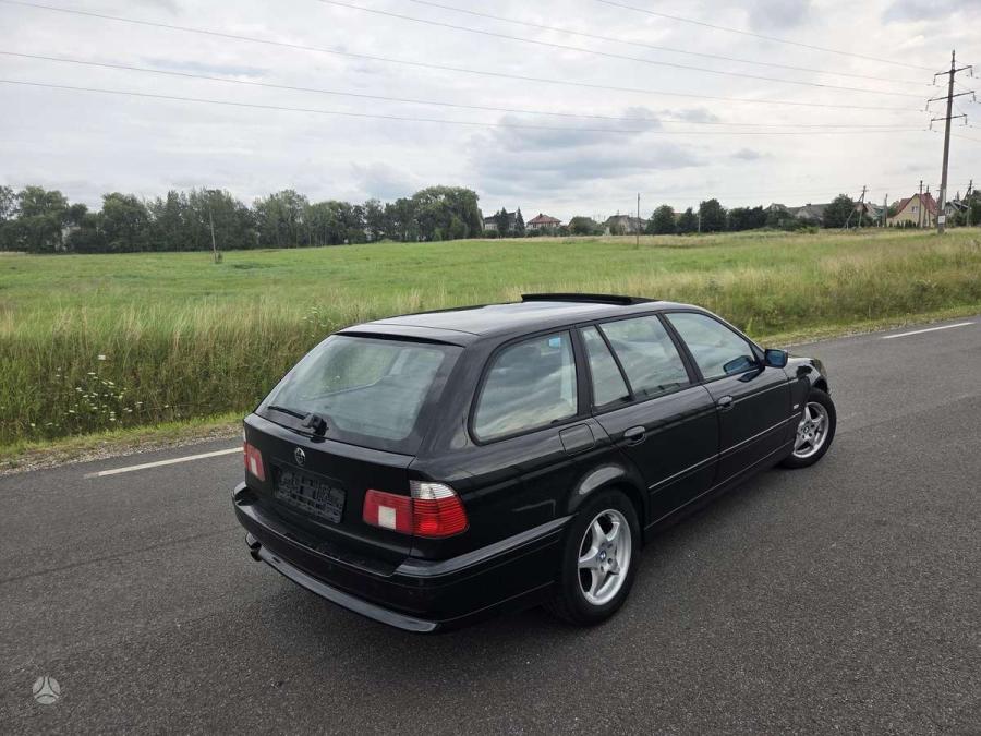 Melns BMW 525 2003 Kauņa, ar dzinēja tilpumu 2.50 L un nobraukumu 270 tūkst. km par 2999 €, foto 24 vietnē AUTOMOTO.COM.LV
