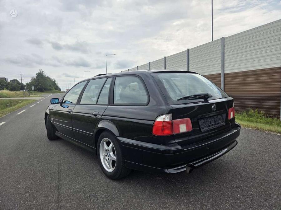 Melns BMW 525 2003 Kauņa, ar dzinēja tilpumu 2.50 L un nobraukumu 270 tūkst. km par 2999 €, foto 37 vietnē AUTOMOTO.COM.LV