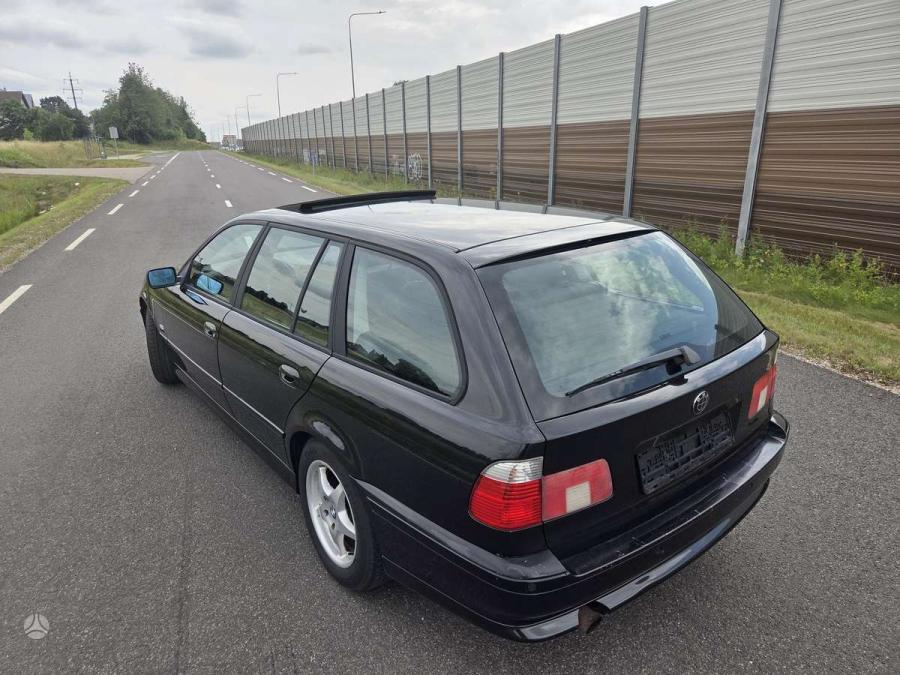 Melns BMW 525 2003 Kauņa, ar dzinēja tilpumu 2.50 L un nobraukumu 270 tūkst. km par 2999 €, foto 38 vietnē AUTOMOTO.COM.LV