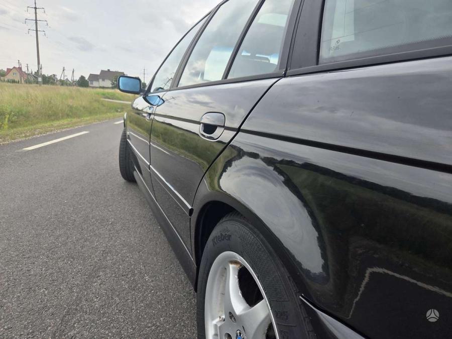 Melns BMW 525 2003 Kauņa, ar dzinēja tilpumu 2.50 L un nobraukumu 270 tūkst. km par 2999 €, foto 44 vietnē AUTOMOTO.COM.LV