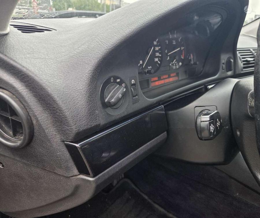 Melns BMW 525 2003 Kauņa, ar dzinēja tilpumu 2.50 L un nobraukumu 270 tūkst. km par 2999 €, foto 63 vietnē AUTOMOTO.COM.LV