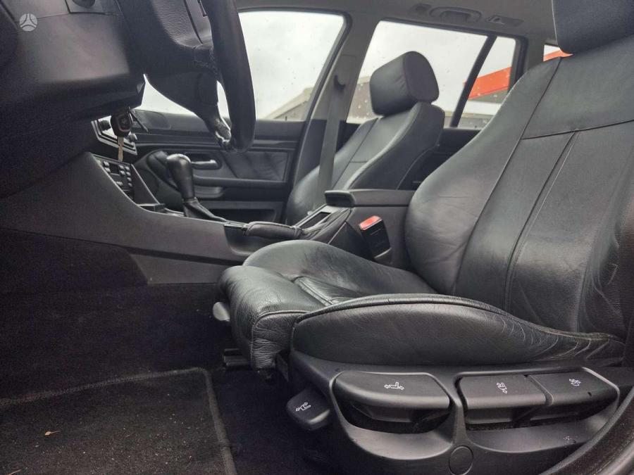 Melns BMW 525 2003 Kauņa, ar dzinēja tilpumu 2.50 L un nobraukumu 270 tūkst. km par 2999 €, foto 73 vietnē AUTOMOTO.COM.LV