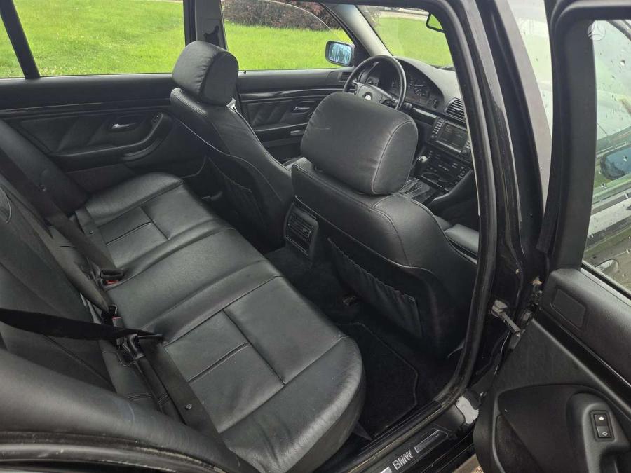 Melns BMW 525 2003 Kauņa, ar dzinēja tilpumu 2.50 L un nobraukumu 270 tūkst. km par 2999 €, foto 81 vietnē AUTOMOTO.COM.LV