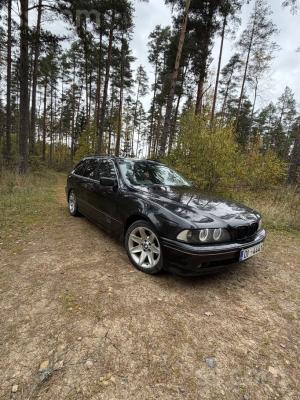 Melns BMW 525 2003 Preiļi, ar dzinēja tilpumu 2.50 L un nobraukumu 417 tūkst. km par 1890 €, foto  vietnē AUTOMOTO.COM.LV