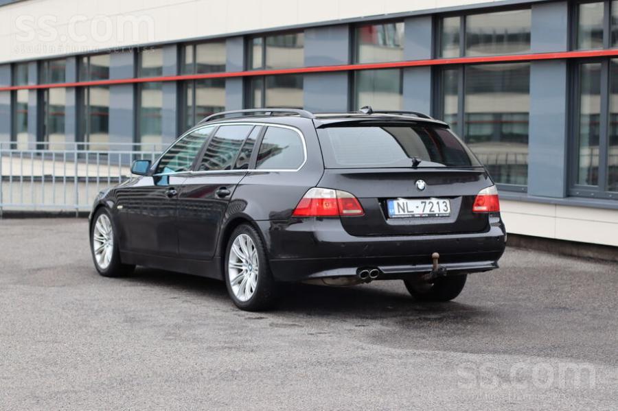 Black BMW 525 2004 in Riga, with an engine capacity of 2.50 L and mileage of 381 thousand km for 4000 €, photo 4 on AUTOMOTO.COM.LV