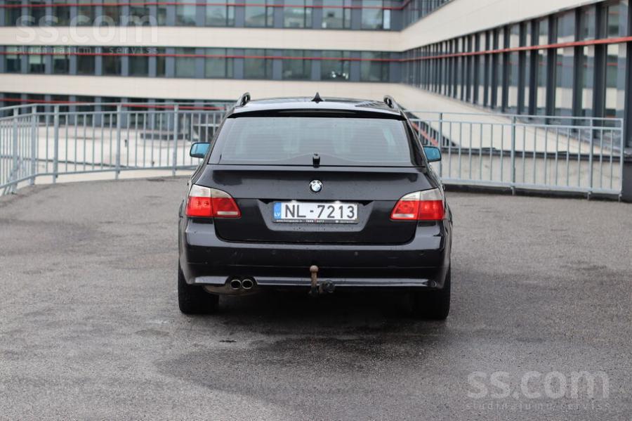 Black BMW 525 2004 in Riga, with an engine capacity of 2.50 L and mileage of 381 thousand km for 4000 €, photo 5 on AUTOMOTO.COM.LV
