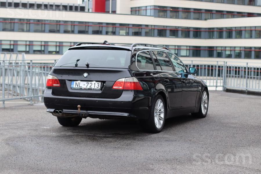 Black BMW 525 2004 in Riga, with an engine capacity of 2.50 L and mileage of 381 thousand km for 4000 €, photo 6 on AUTOMOTO.COM.LV