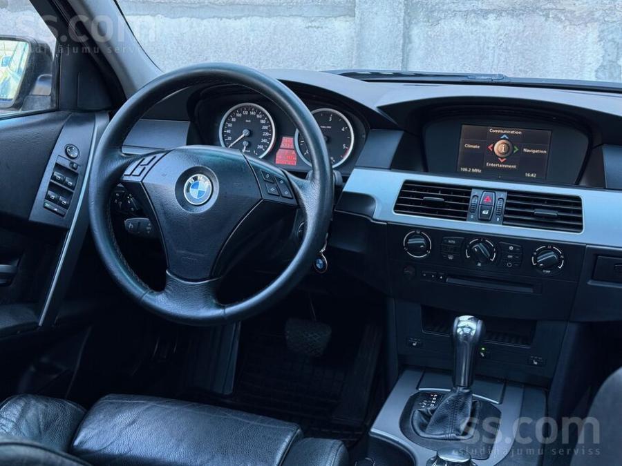 Black BMW 525 2004 in Riga, with an engine capacity of 2.50 L and mileage of 381 thousand km for 4000 €, photo 12 on AUTOMOTO.COM.LV
