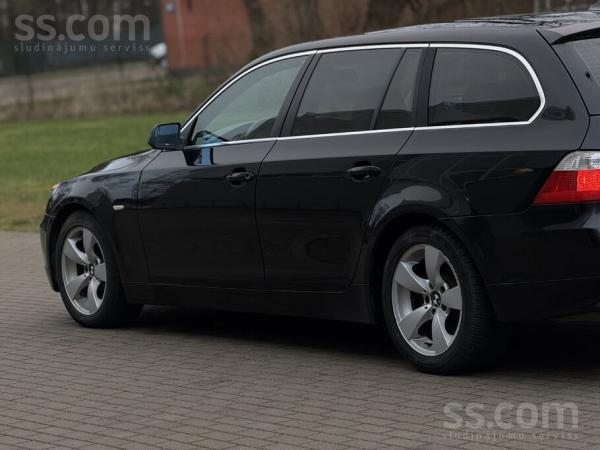 Black BMW 525 2004 in Riga, with an engine capacity of 2.50 L and mileage of 0 thousand km for 3350 €, photo 7 on AUTOMOTO.COM.LV