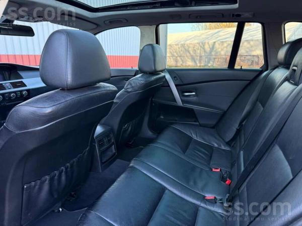 Black BMW 525 2004 in Riga, with an engine capacity of 2.50 L and mileage of 386 thousand km for 2290 €, photo 9 on AUTOMOTO.COM.LV