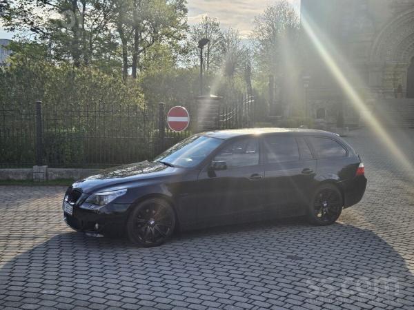 Black BMW 525 2004 in Liepaja, with an engine capacity of 2.50 L and mileage of 414 thousand km for 2900 €, photo 3 on AUTOMOTO.COM.LV