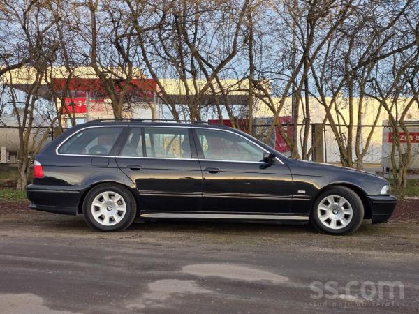 Черный БМВ 525 2004 в Бауска, объемом двигателя 2.50 л и пробегом 285 тыс. км за 3450 €, фото 2 на AUTOMOTO.COM.LV