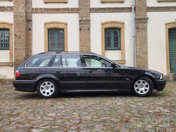 Melns BMW 525 2004 Bauska, ar dzinēja tilpumu 2.50 L un nobraukumu 294 tūkst. km par 3250 €, foto 1 vietnē AUTOMOTO.COM.LV