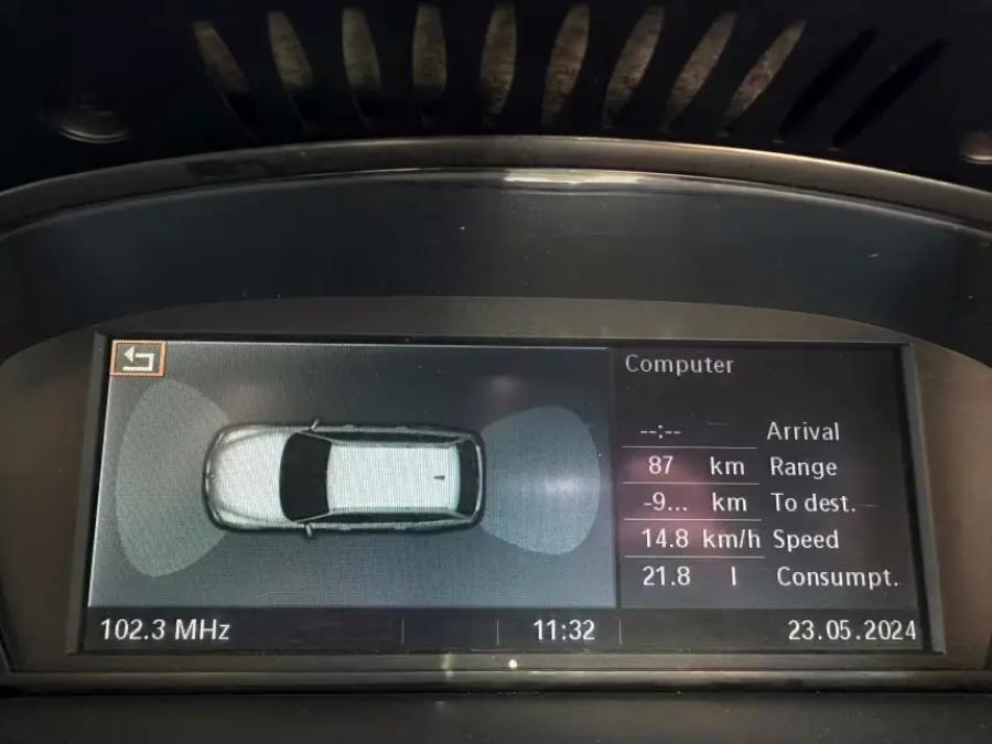 Black BMW 525 2004 in Riga, with an engine capacity of 2.50 L and mileage of 362 thousand km for 3690 €, photo 14 on AUTOMOTO.COM.LV