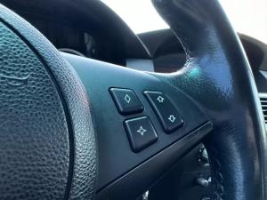 Black BMW 525 2004 in Riga, with an engine capacity of 2.50 L and mileage of 362 thousand km for 3690 €, photo 19 on AUTOMOTO.COM.LV
