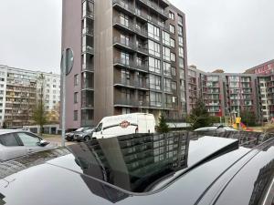 Black BMW 525 2004 in Riga, with an engine capacity of 2.50 L and mileage of 362 thousand km for 3290 €, photo 4 on AUTOMOTO.COM.LV
