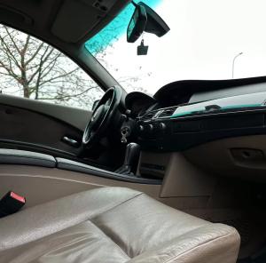 Black BMW 525 2004 in Riga, with an engine capacity of 2.50 L and mileage of 362 thousand km for 3290 €, photo 9 on AUTOMOTO.COM.LV