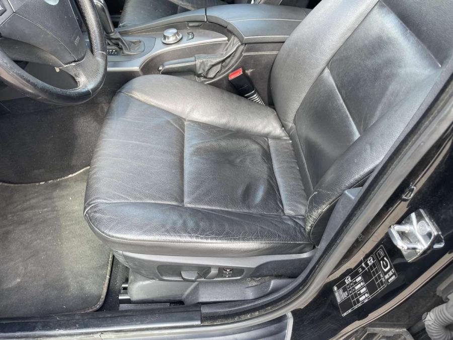 Melns BMW 525 2004 Kauņa, ar dzinēja tilpumu 2.49 L un nobraukumu 296 tūkst. km par 2450 €, foto 12 vietnē AUTOMOTO.COM.LV
