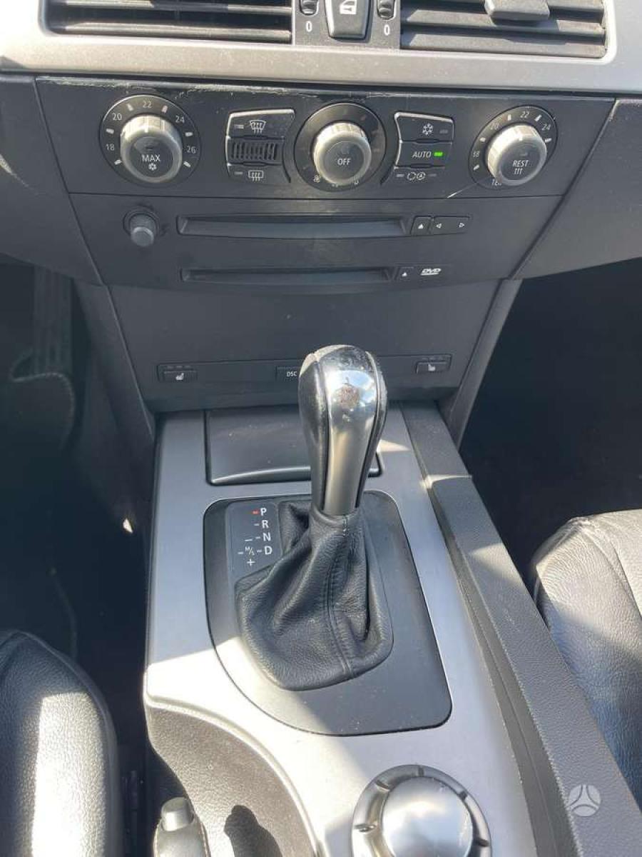 Melns BMW 525 2004 Kauņa, ar dzinēja tilpumu 2.49 L un nobraukumu 296 tūkst. km par 2450 €, foto 16 vietnē AUTOMOTO.COM.LV
