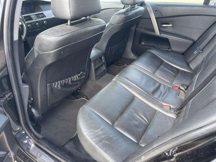 Melns BMW 525 2004 Kauņa, ar dzinēja tilpumu 2.49 L un nobraukumu 296 tūkst. km par 2450 €, foto 20 vietnē AUTOMOTO.COM.LV