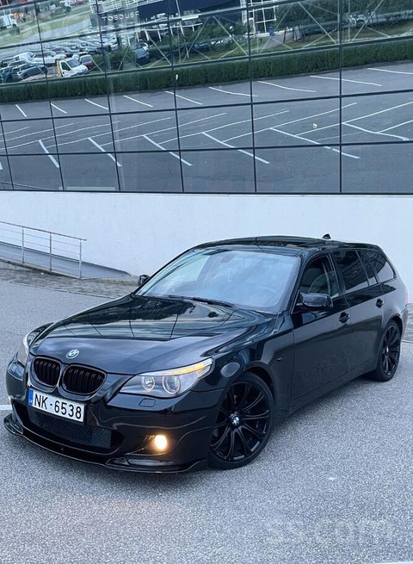 Melns BMW 525 2004 Rīga, ar dzinēja tilpumu 2.50 L un nobraukumu 418 tūkst. km par 3300 €, foto 4 vietnē AUTOMOTO.COM.LV