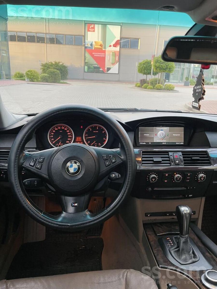 Melns BMW 525 2004 Rīga, ar dzinēja tilpumu 2.50 L un nobraukumu 418 tūkst. km par 3300 €, foto 10 vietnē AUTOMOTO.COM.LV