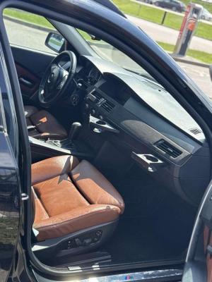 Melns BMW 525 2004 Viļņa, ar dzinēja tilpumu 2.50 L un nobraukumu 415 tūkst. km par 4500 €, foto 19 vietnē AUTOMOTO.COM.LV