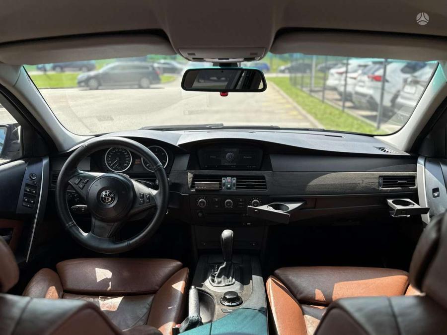 Melns BMW 525 2004 Viļņa, ar dzinēja tilpumu 2.50 L un nobraukumu 415 tūkst. km par 4500 €, foto 21 vietnē AUTOMOTO.COM.LV