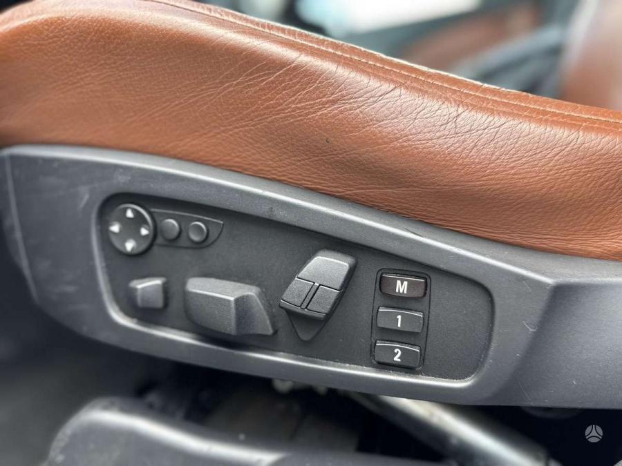 Melns BMW 525 2004 Viļņa, ar dzinēja tilpumu 2.50 L un nobraukumu 415 tūkst. km par 4500 €, foto 25 vietnē AUTOMOTO.COM.LV
