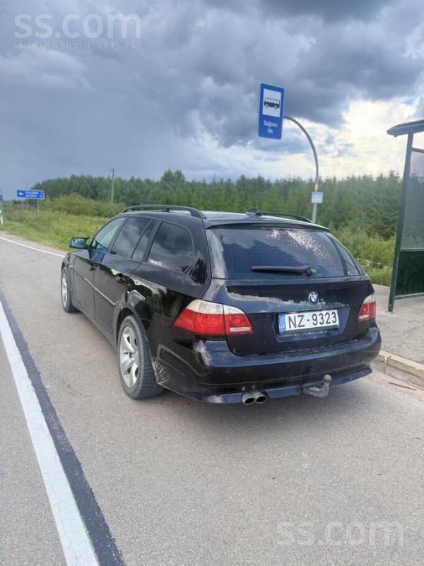Melns BMW 525 2004 Jelgava, ar dzinēja tilpumu 2.50 L un nobraukumu 492 tūkst. km par 2700 €, foto 4 vietnē AUTOMOTO.COM.LV