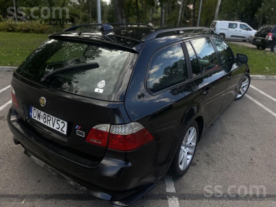 Black BMW 525 2004 in Riga, with an engine capacity of 2.50 L and mileage of 390 thousand km for 1750 €, photo 9 on AUTOMOTO.COM.LV