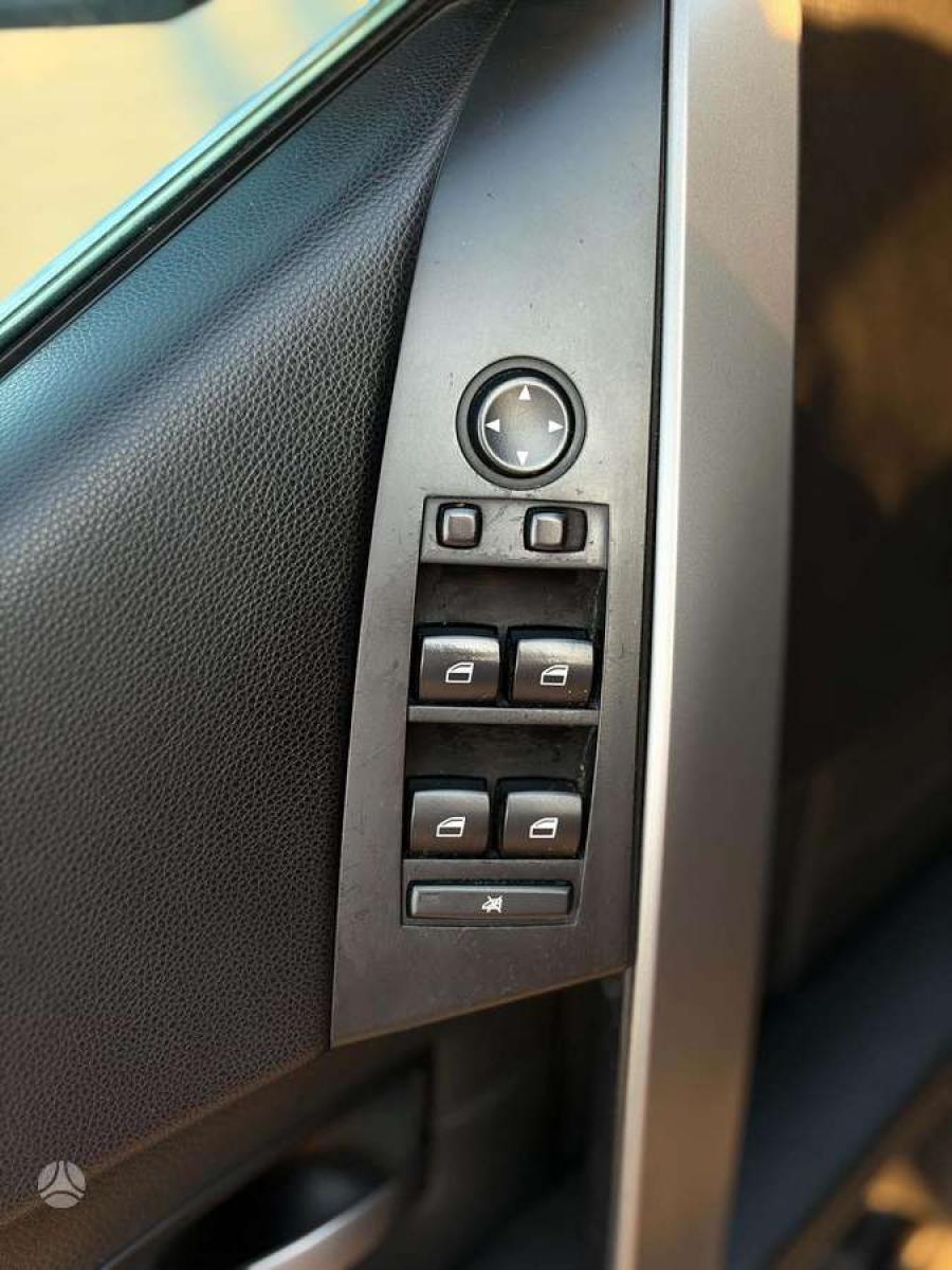 Black BMW 525 2004 in Alytus, with an engine capacity of 2.50 L and mileage of 374 thousand km for 3150 €, photo 15 on AUTOMOTO.COM.LV