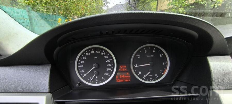 Black BMW 525 2004 in Riga, with an engine capacity of 2.50 L and mileage of 352 thousand km for 2999 €, photo 7 on AUTOMOTO.COM.LV