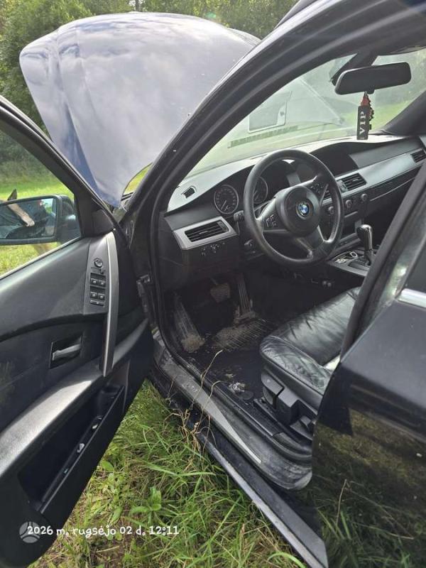 Melns BMW 525 2004 Ukmergė, ar dzinēja tilpumu 0.00 L un nobraukumu 0 tūkst. km par 950 €, foto 10 vietnē AUTOMOTO.COM.LV
