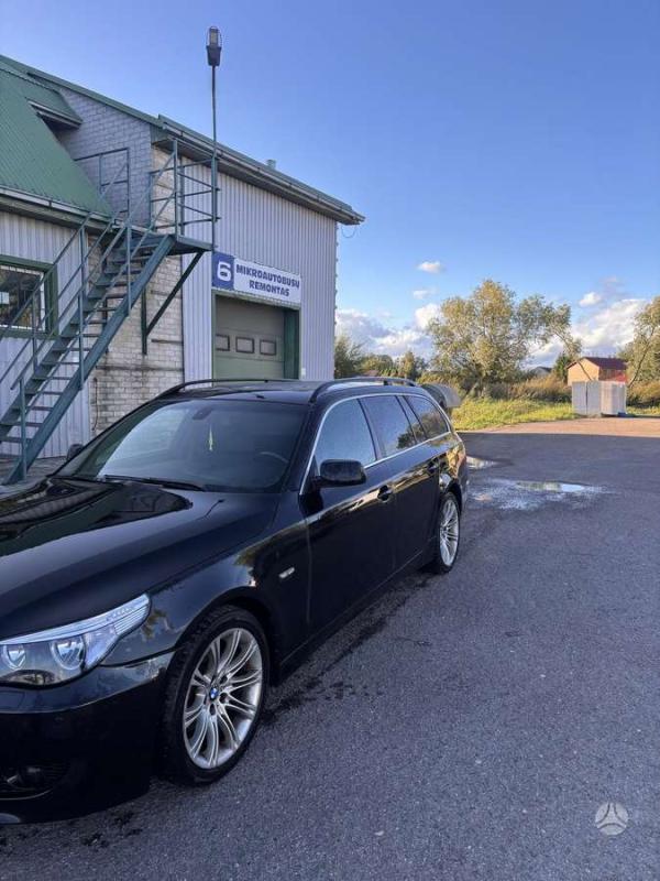 BMW 525 2004 Å akiai vietnÄ Melns BMW 525 2004 Å akiai, ar dzinÄja tilpumu 2.50 L un nobraukumu 460 tÅ«kst. km par 1800 ā¬, foto 6 vietnÄ AUTOMOTO.COM.LV