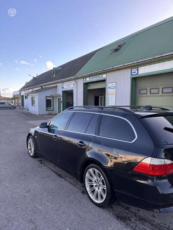 BMW 525 2004 Å akiai vietnÄ Melns BMW 525 2004 Å akiai, ar dzinÄja tilpumu 2.50 L un nobraukumu 460 tÅ«kst. km par 1800 ā¬, foto 9 vietnÄ AUTOMOTO.COM.LV