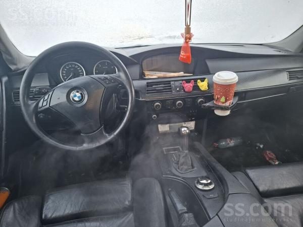 Melns BMW 525 2005 Jelgava, ar dzinēja tilpumu 2.50 L un nobraukumu 331 tūkst. km par 2100 €, foto 6 vietnē AUTOMOTO.COM.LV
