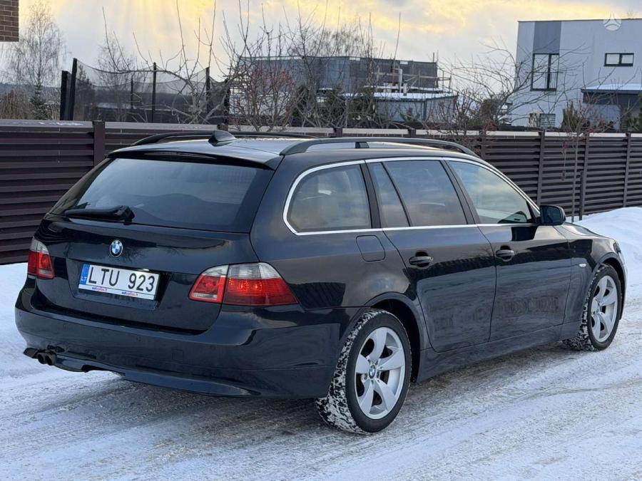 Melns BMW 525 2005 Viļņa, ar dzinēja tilpumu 2.50 L un nobraukumu 280 tūkst. km par 2800 €, foto 6 vietnē AUTOMOTO.COM.LV